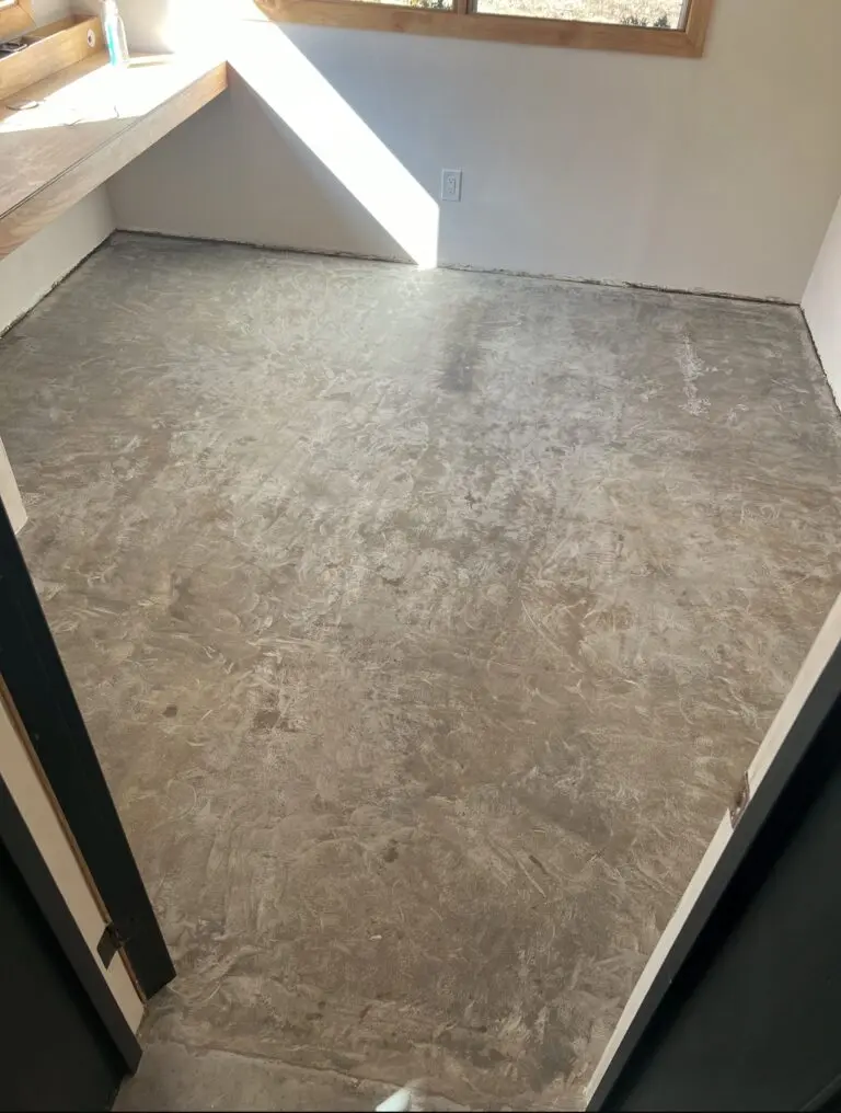 Stormy Gray Dye: Your Ticket to DIY Magic!