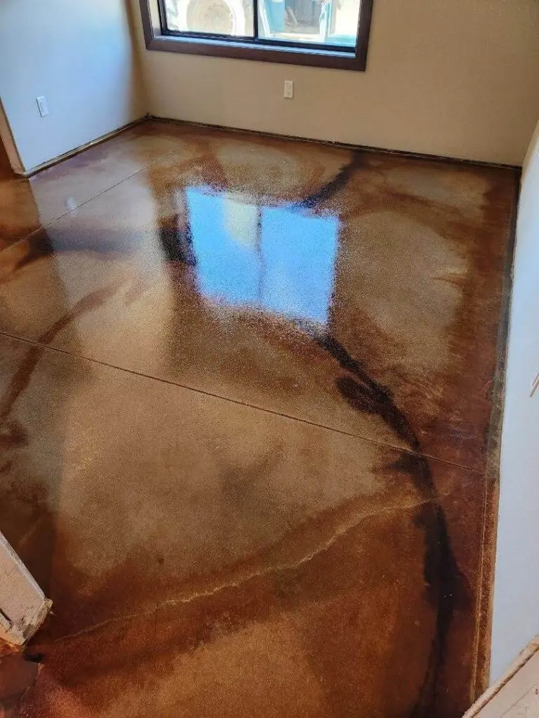 Vein Staining Technique: Concrete Veining with Acid Stain