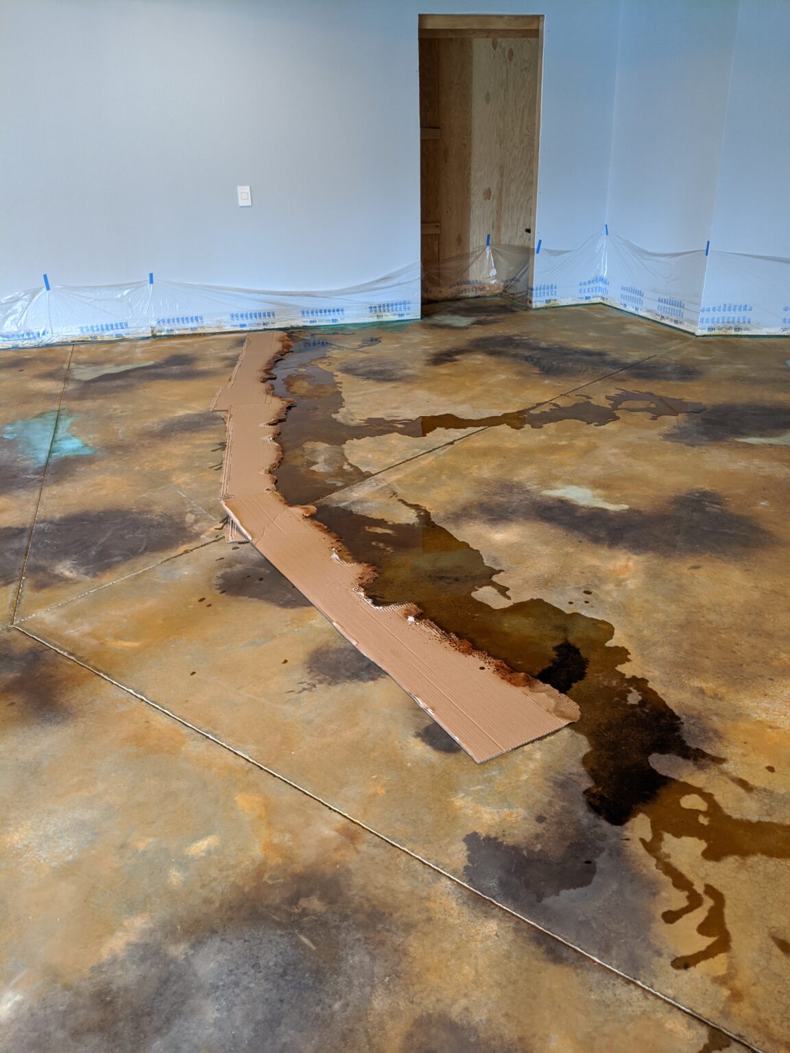 Vein Staining Technique: Concrete Veining with Acid Stain