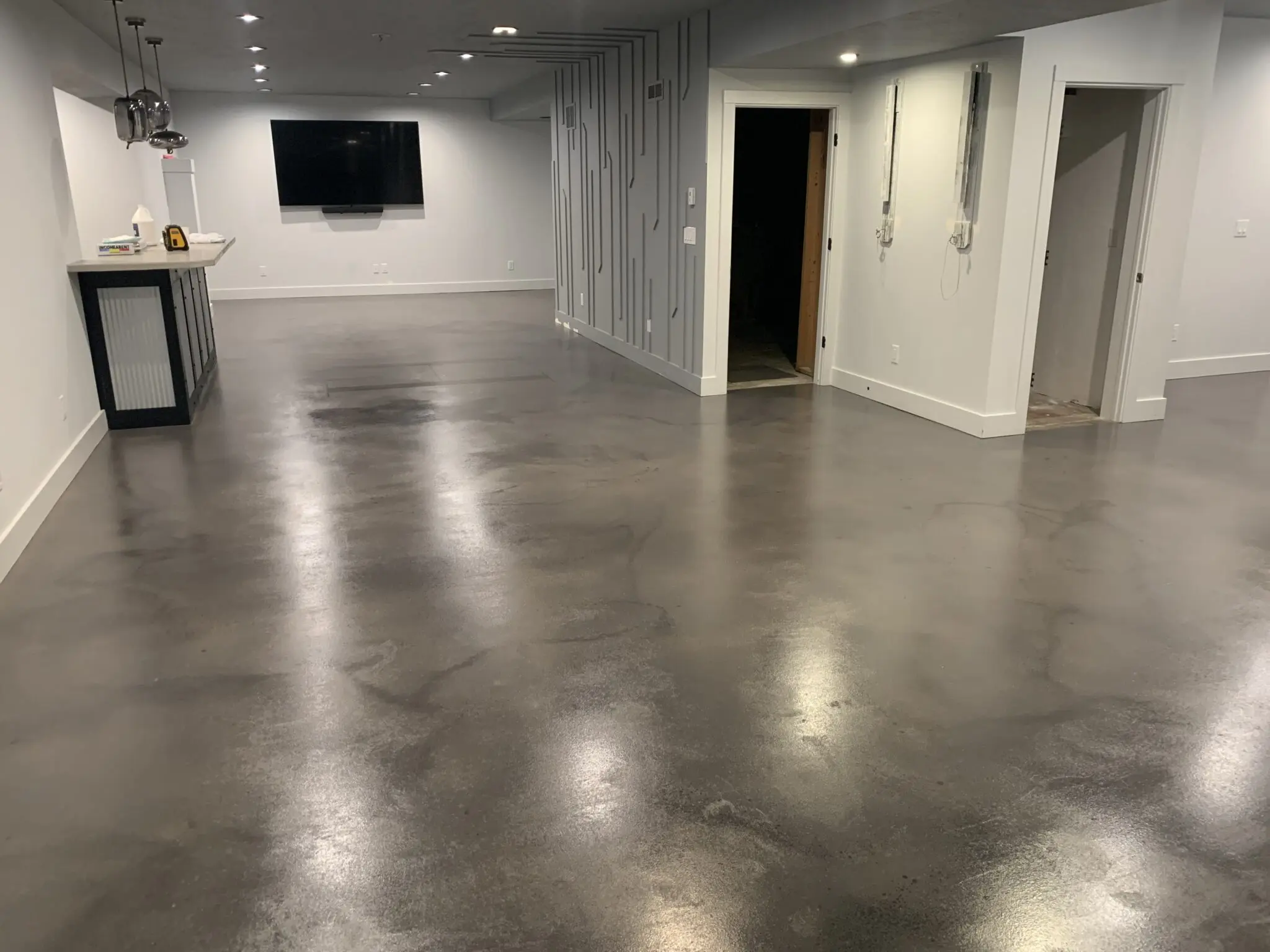 Black Stained Concrete - Modern Designs, Techniques & Tips